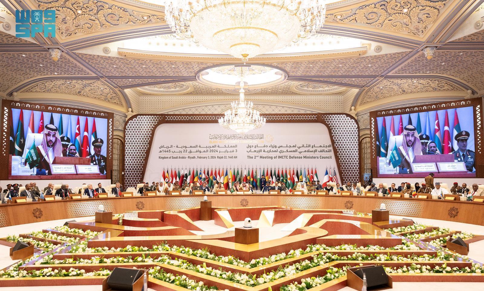 سياسي سمو وزير الدفاع يفتتح أعمال الاجتماع الثاني لمجلس وزراء دفاع